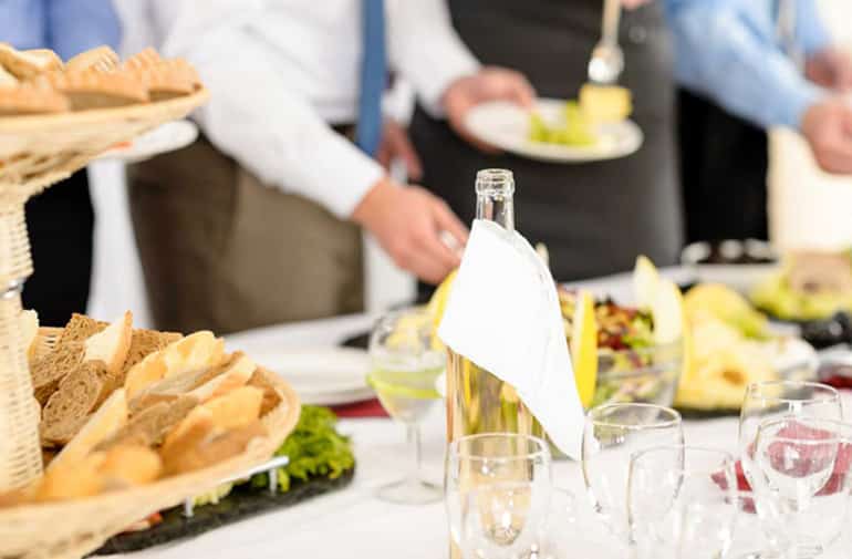 Forår & Sommer buffet hos Restaurant Oven Vande